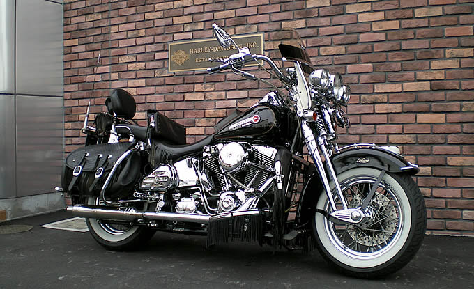 2002年式FLSTS東田さん カスタム紹介｜バージンハーレー